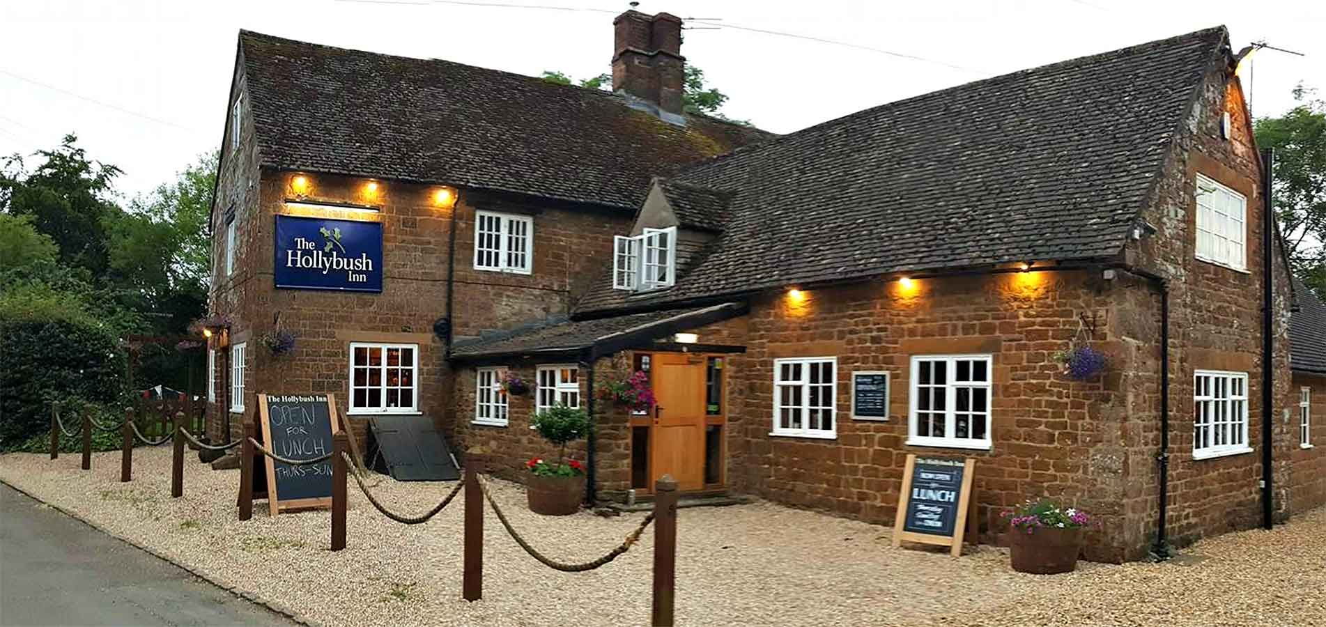 The Hollybush Inn - Visit Southam